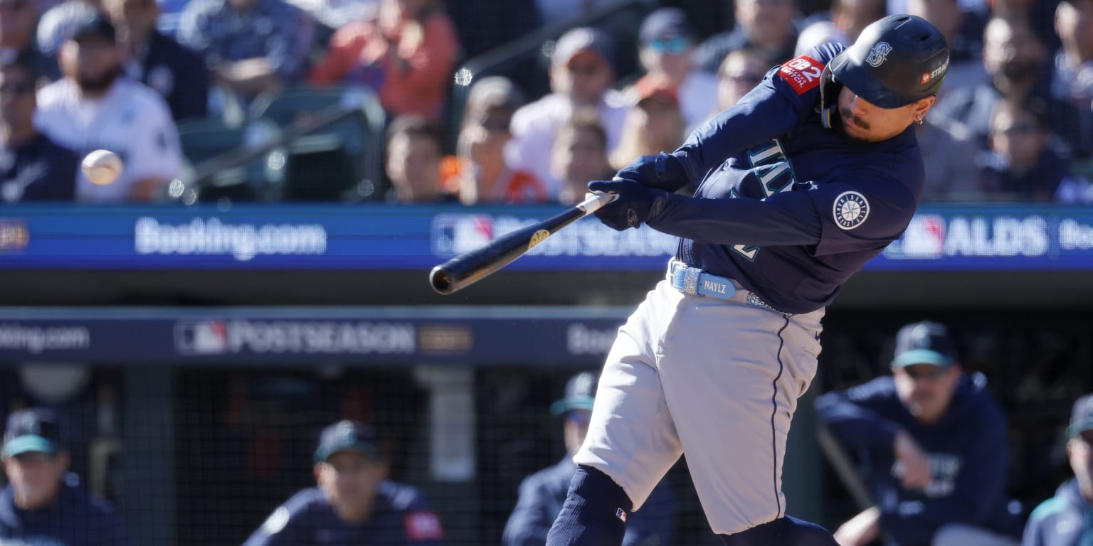 Josh Naylor relays signs, makes great defensive plays in ALDS Game 4