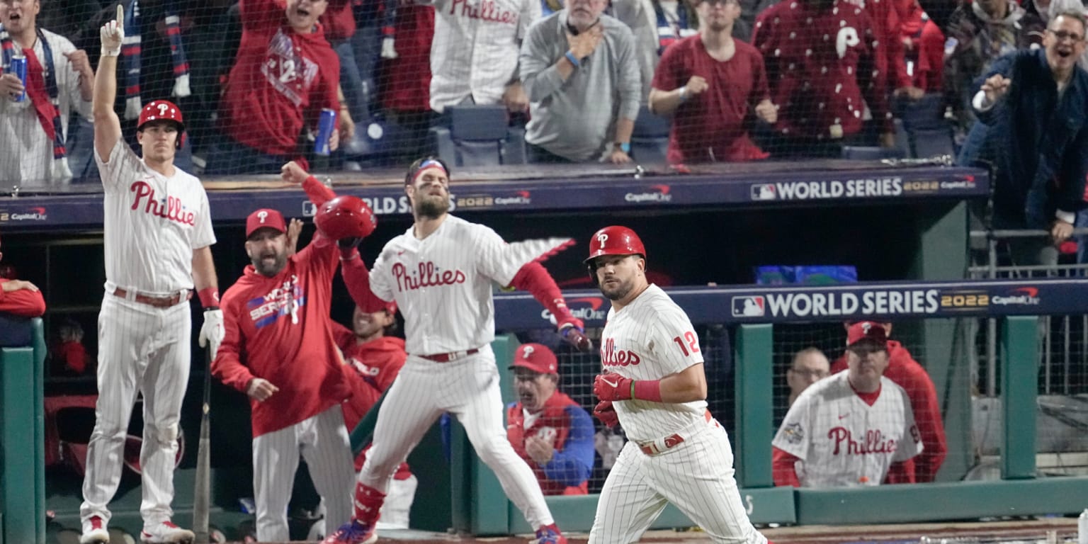 Filis explotan con cinco jonrones y toman ventaja de 2-1 en la SM