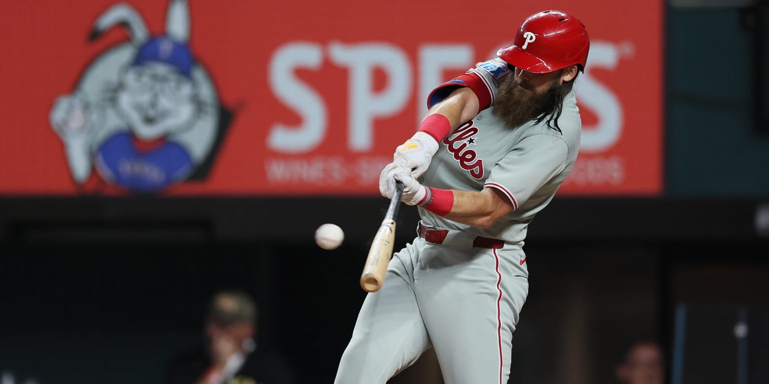 Brandon Marsh records 4 hits in win over Rangers