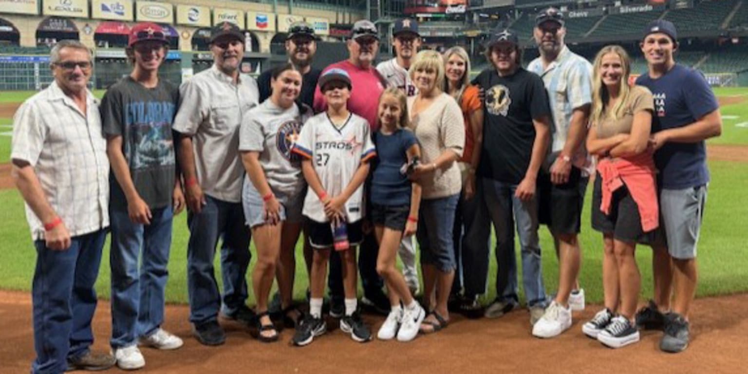 Astros pitcher Jayden Murray celebrates MLB debut with family