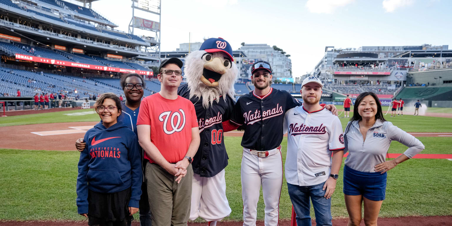 Dylan Crews hosts So Kids SOAR members at Nationals' win vs. Marlins