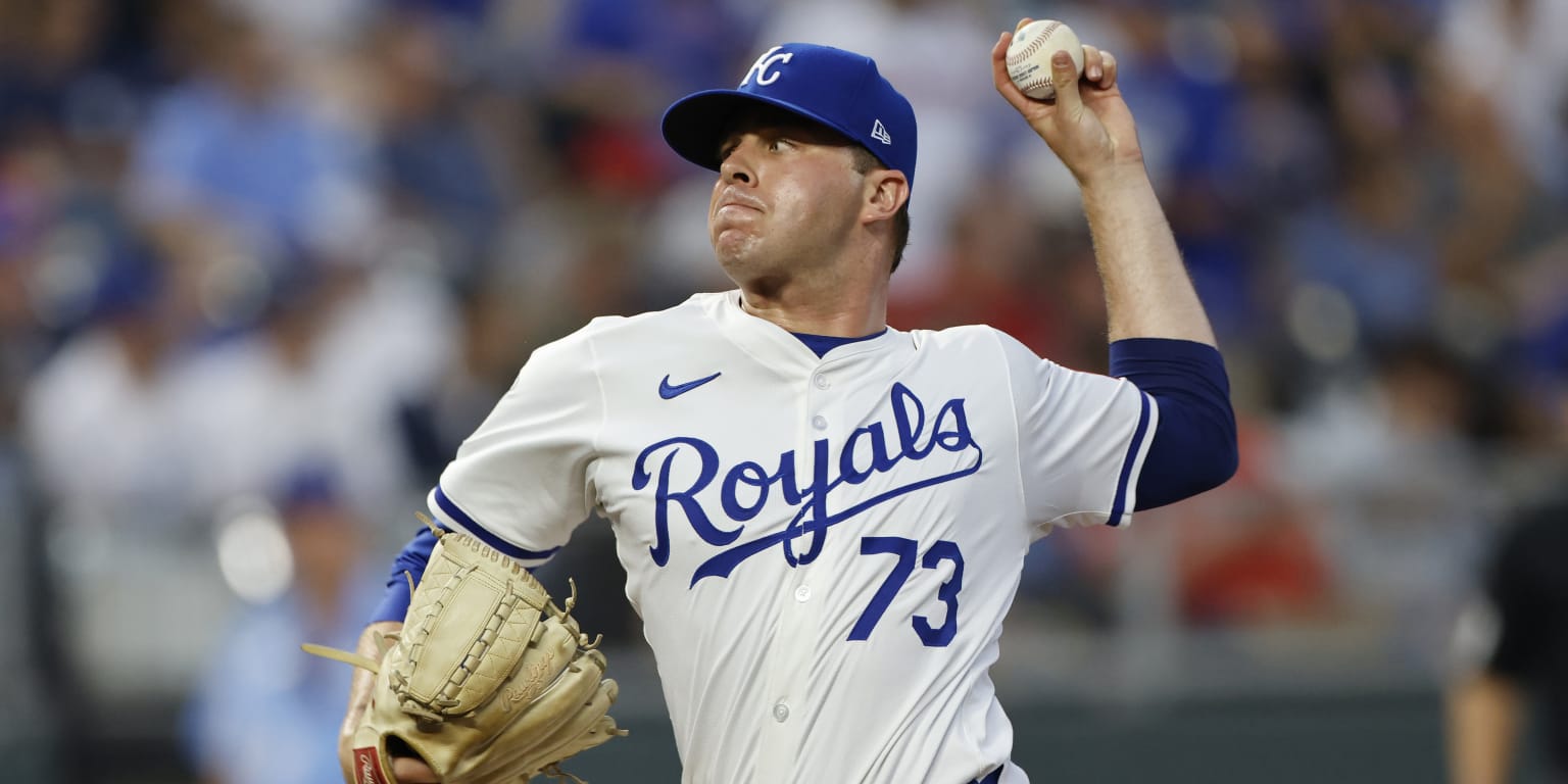 Royals win series opener against Guardians