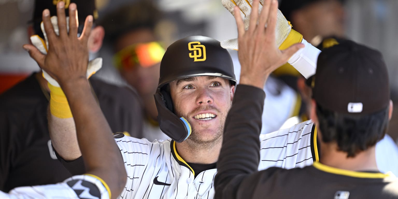 Gavin Sheets' homer sparks Padres' Opening Day comeback