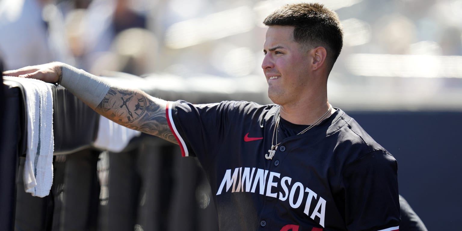 Jose Miranda thriving in Spring Training after shoulder surgery