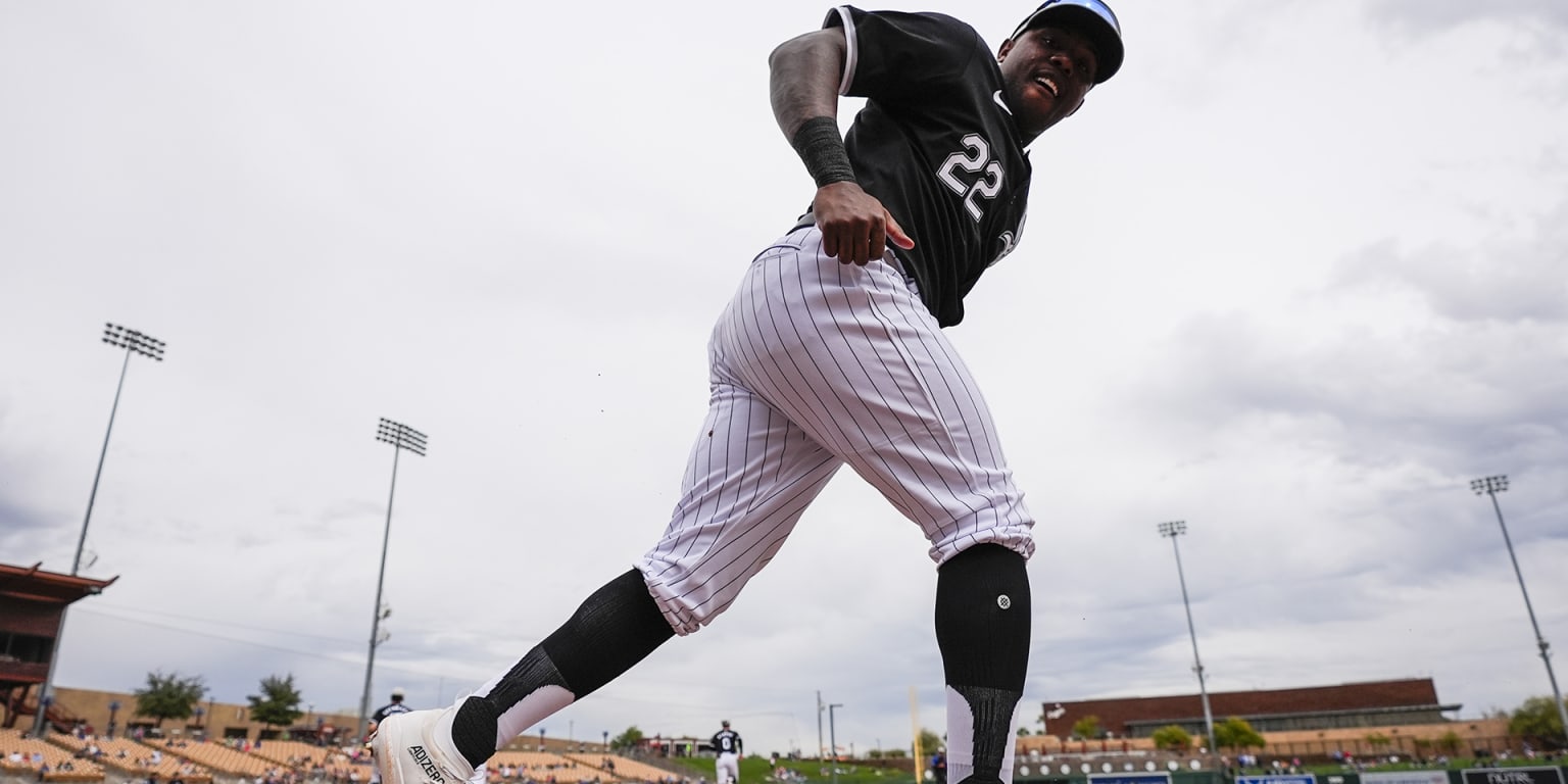 Oscar Colás starting to play first base for White Sox