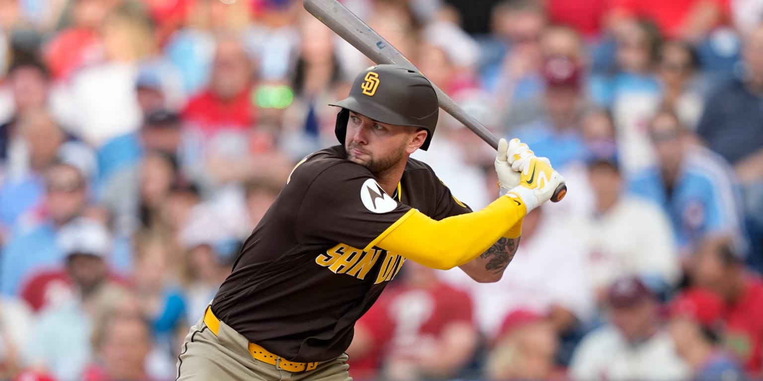Padres end Cristopher Sánchez's scoreless streak in loss