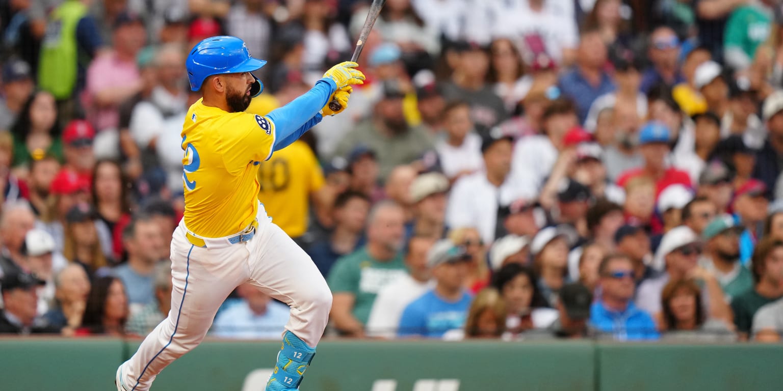 Connor Wong evita el arbitraje al pactar por un año con Boston