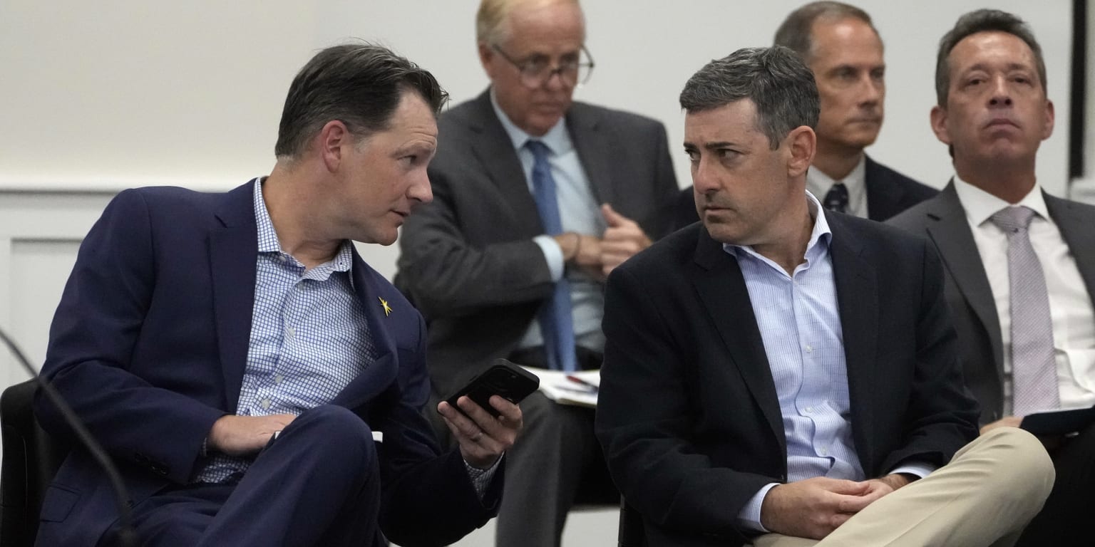 Matt Silverman, Brian Auld step down from roles with Rays