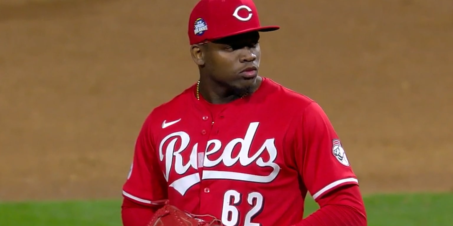 Los Rojos suben al lanzallamas Luis Mey desde Triple-A