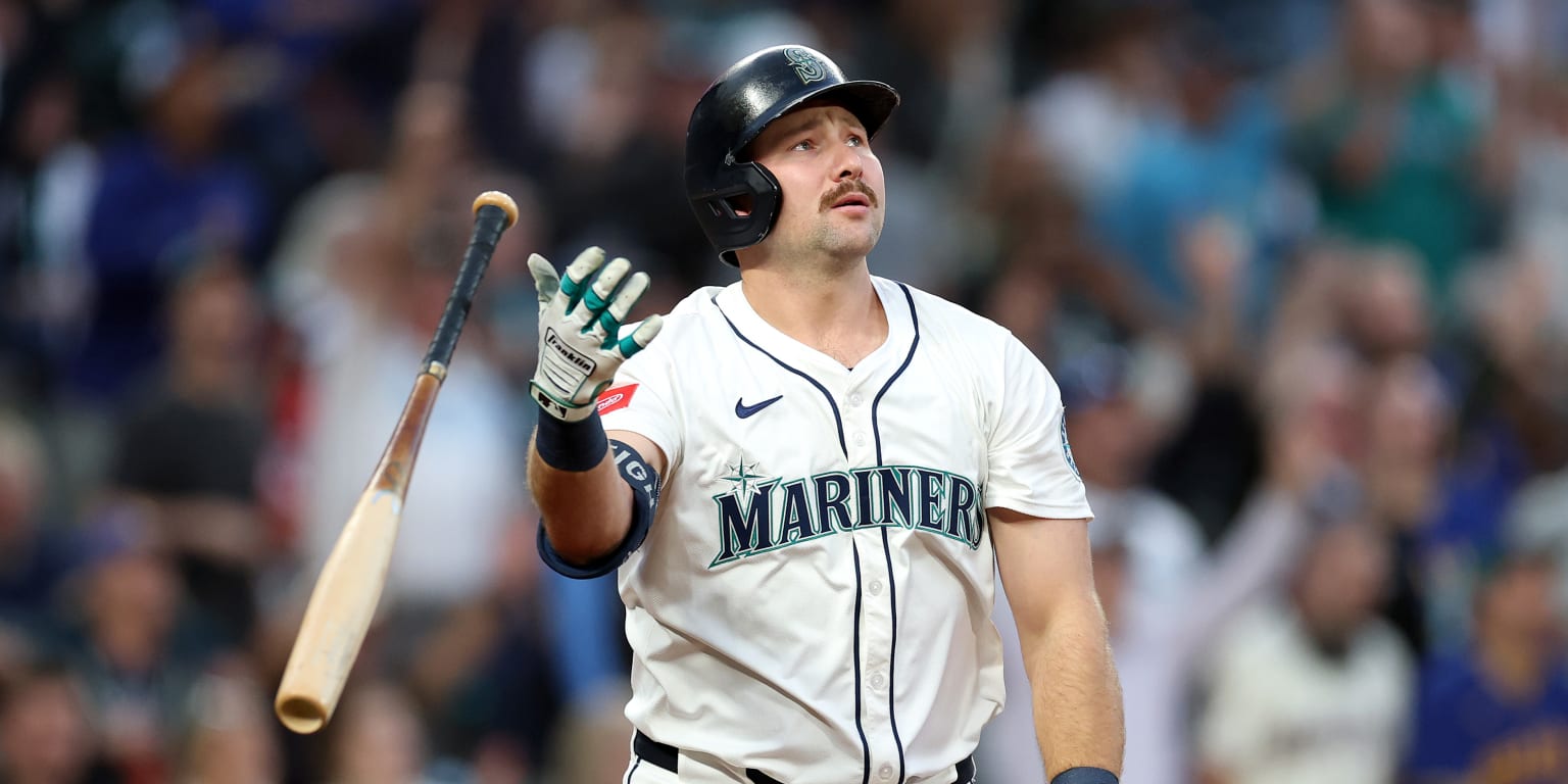 Cal Raleigh hits 59th and 60th home runs