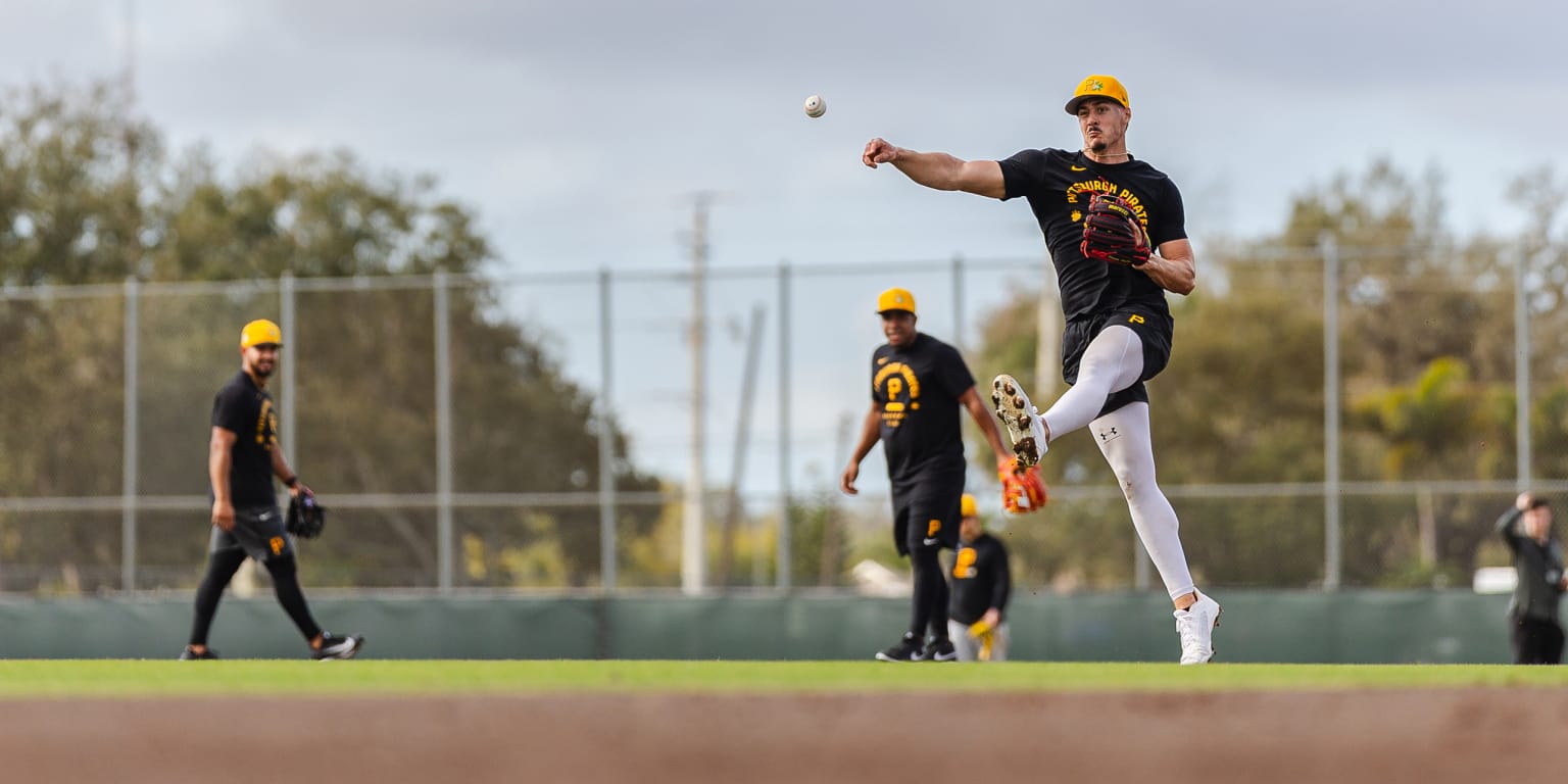 Konnor Griffin impressing early in Pirates Spring Training camp