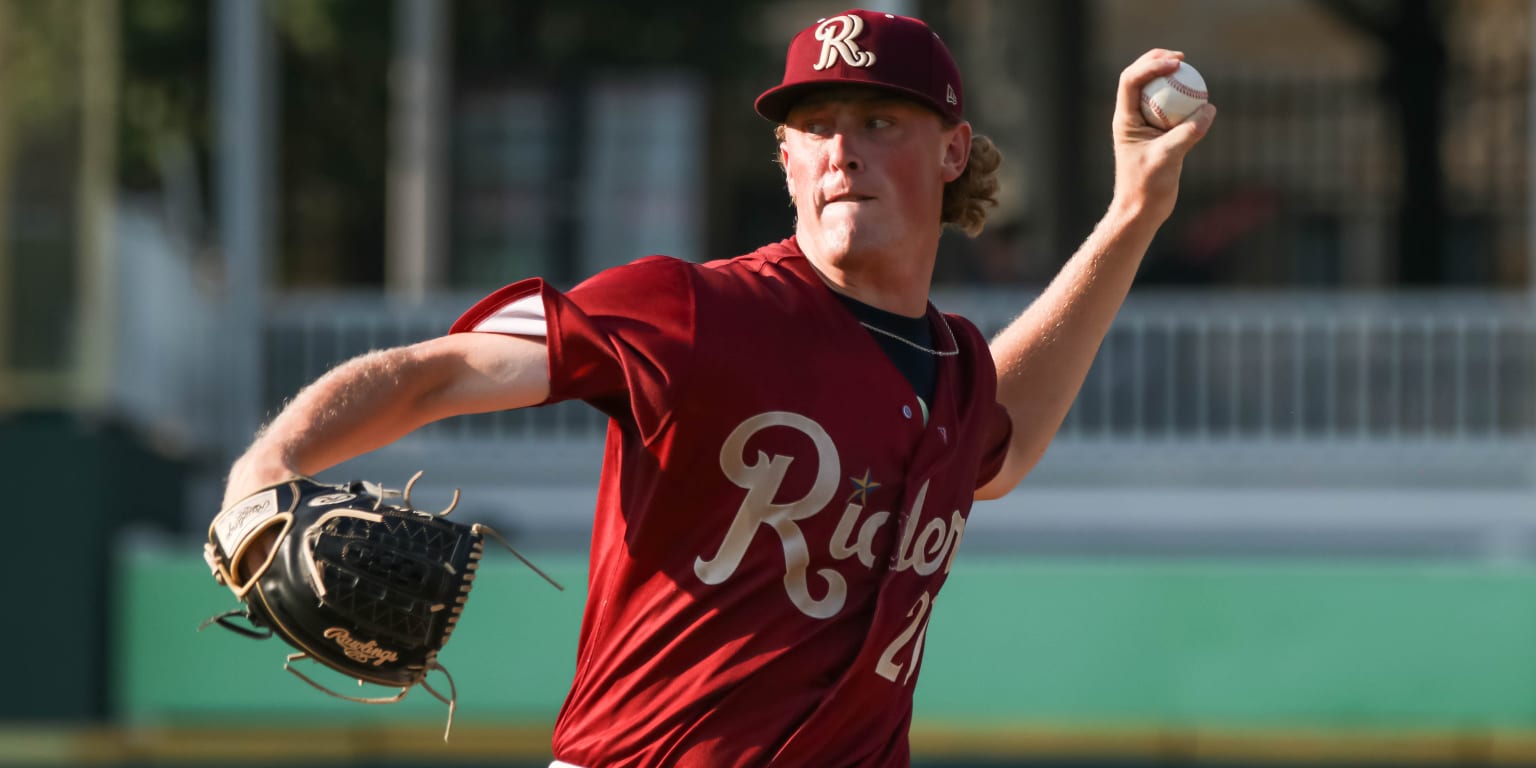 Diamondbacks trade Merrill Kelly to Rangers for prospects