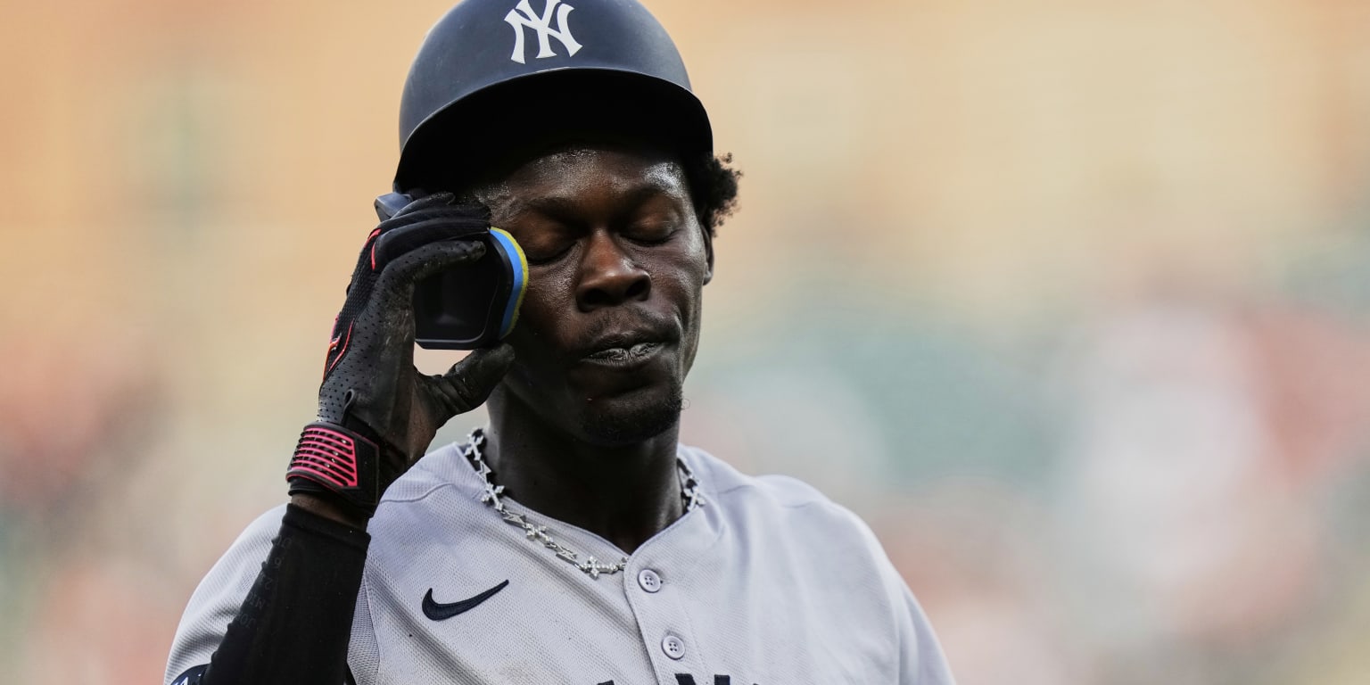 Jazz Chisholm Jr. exits Yankees' game with injury