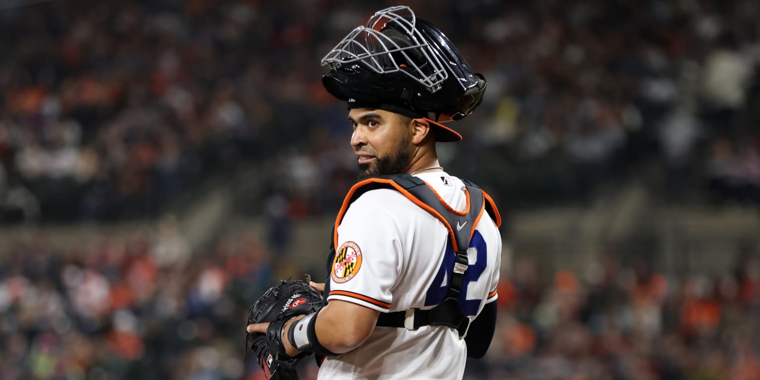 Orioles hire Robinson Chirinos as bench coach for 2025
