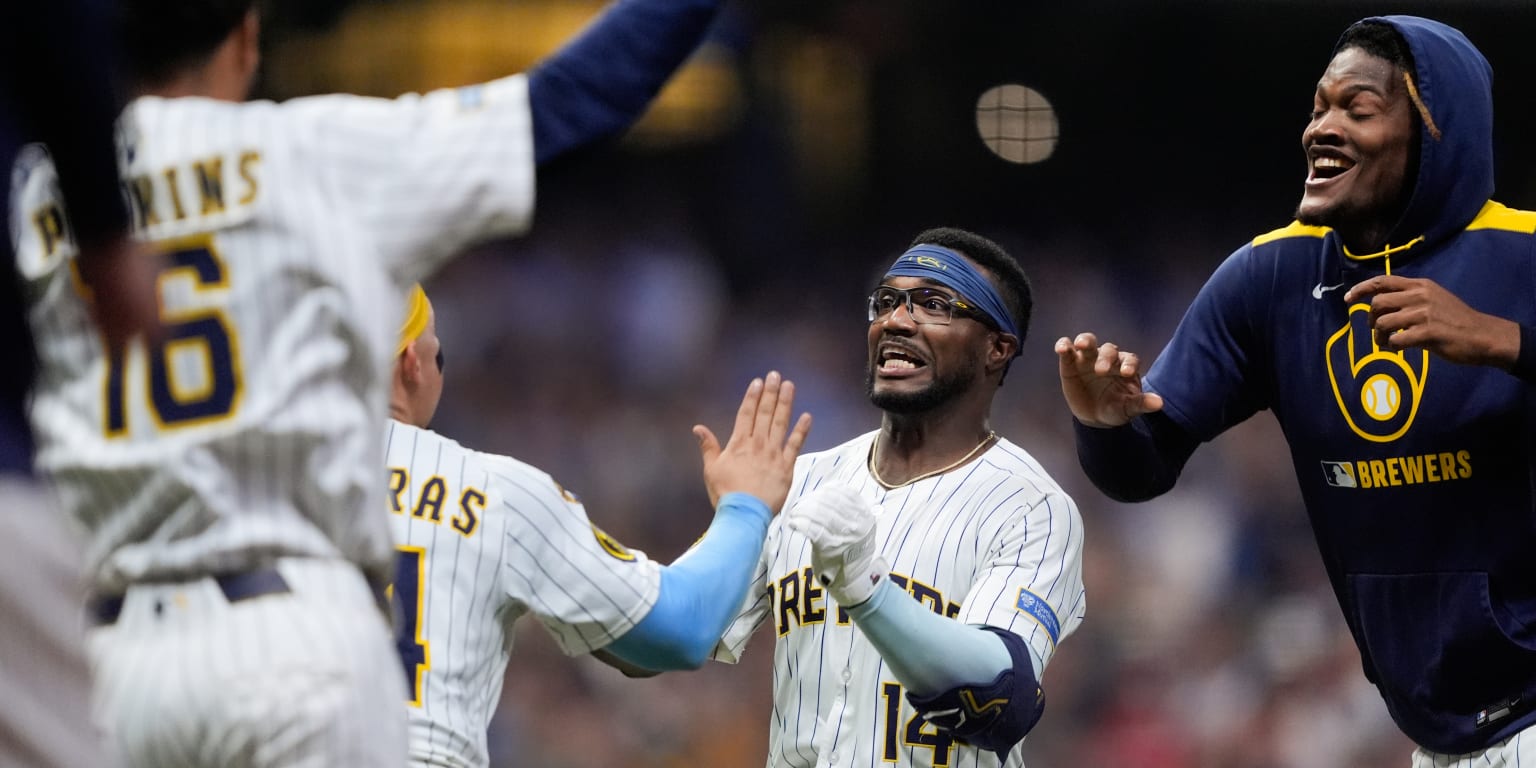 Andruw Monasterio hits walk-off single in 10th, completes Brewers' comeback