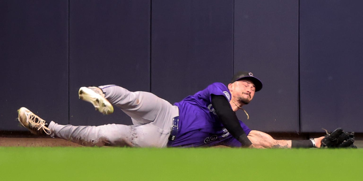 Brenton Doyle exits early after great catch vs. Brewers