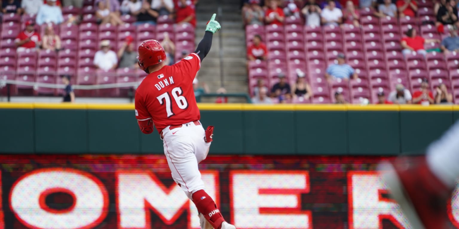 Dunn dio su primer HR en MLB en jornada para el olvido de Rojos