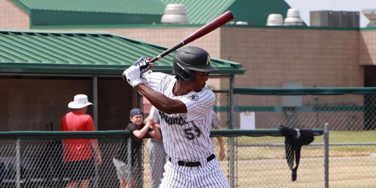 Undrafted free agent Noah Barber signs with Royals