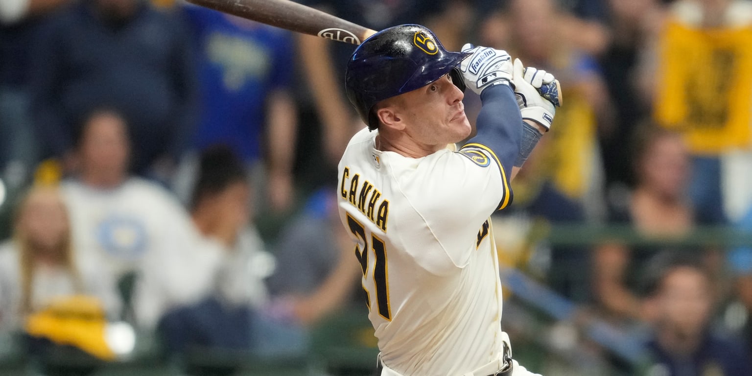 Mark Canha traded to Tigers