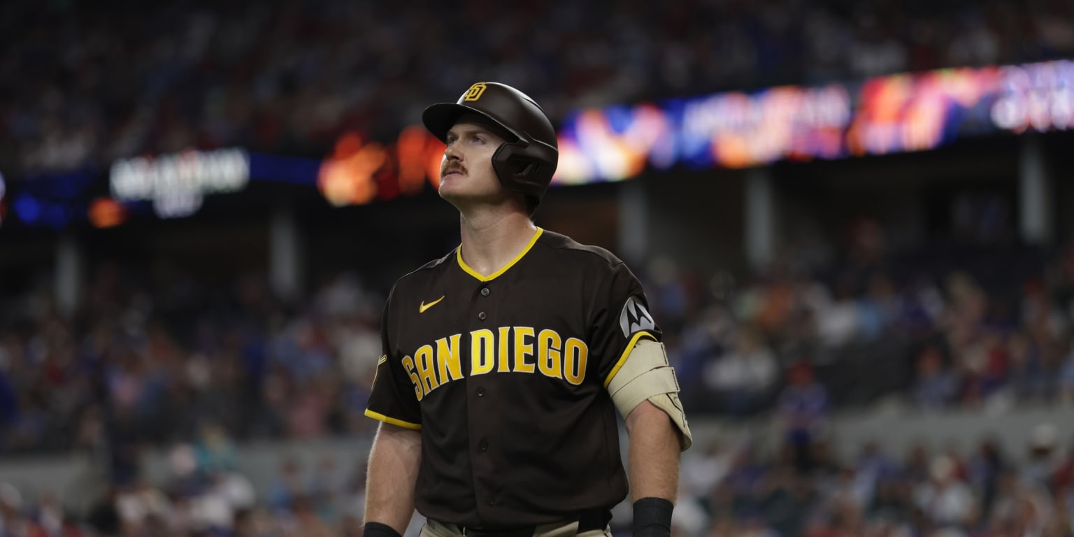 Blake Hunt makes first MLB start for Padres