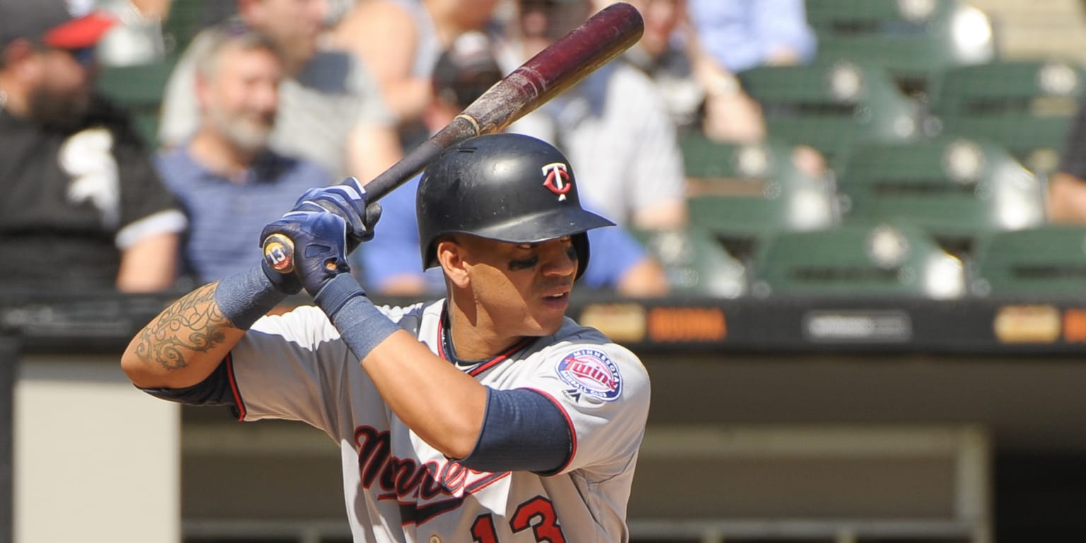 Ehire Adrianza back with Twins as player development assistant