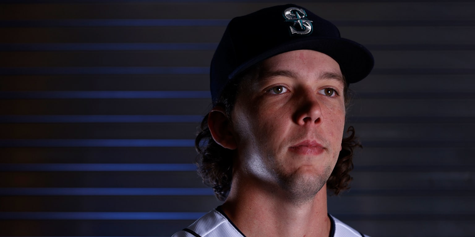 Logan Gilbert learning from Luis Castillo, Robbie Ray