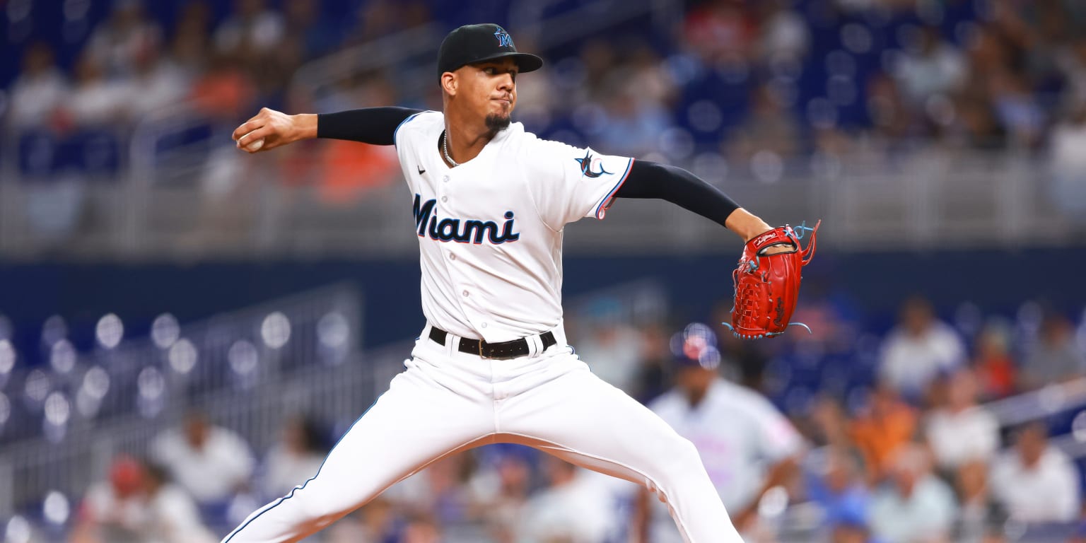 Eury Pérez resumes throwing after Tommy John surgery