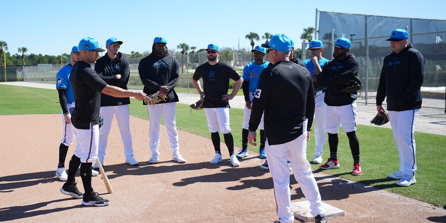 Marlins' discuss postseason goal at first full-squad workout