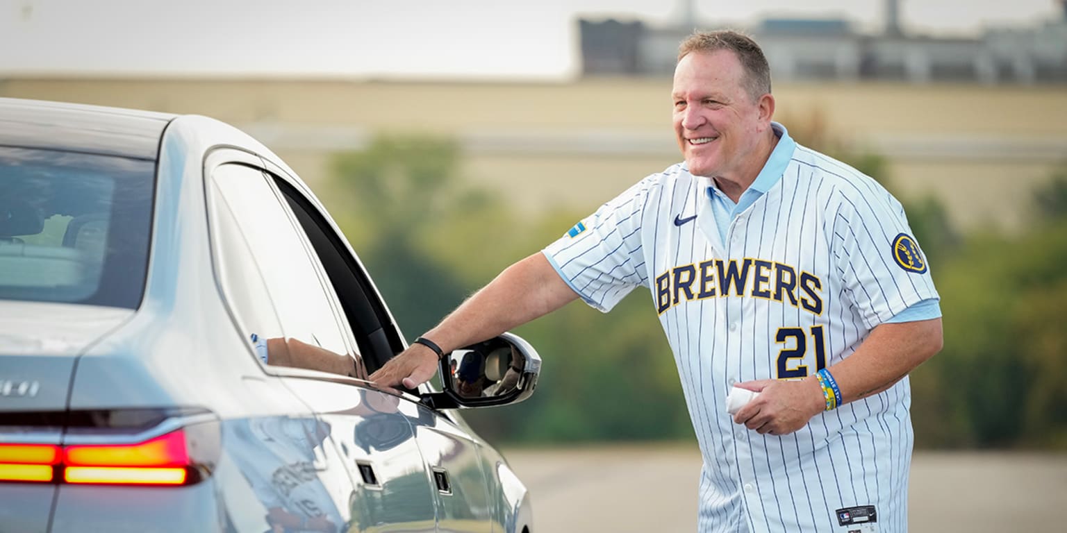 Pat Murphy encourages fans to support Brewers 2024 postseason