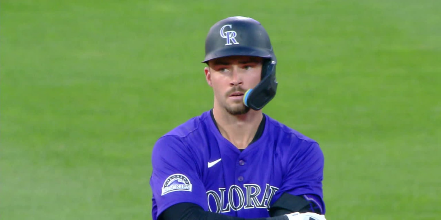 Hit clave de Doyle en la octava eleva a Rockies sobre los Reales