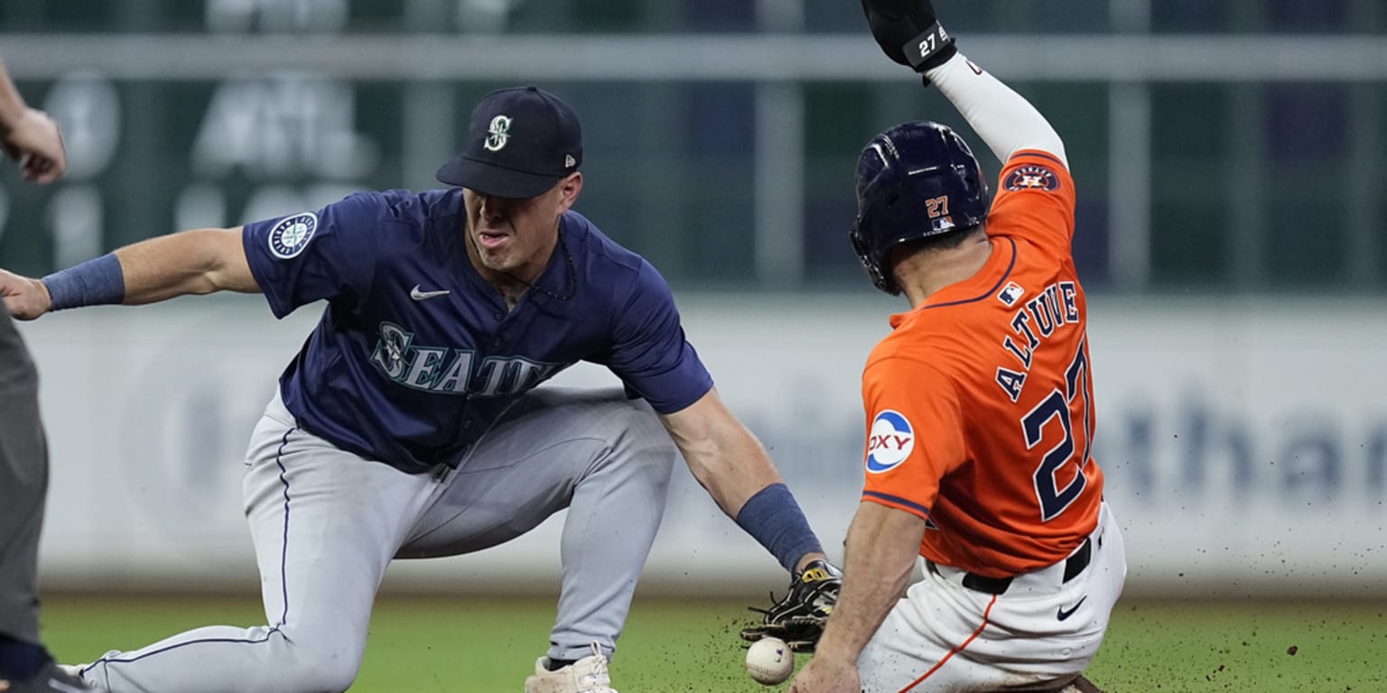 Altuve define triunfo con ¡un toque de bola!... y de paso llega a 300 BR
