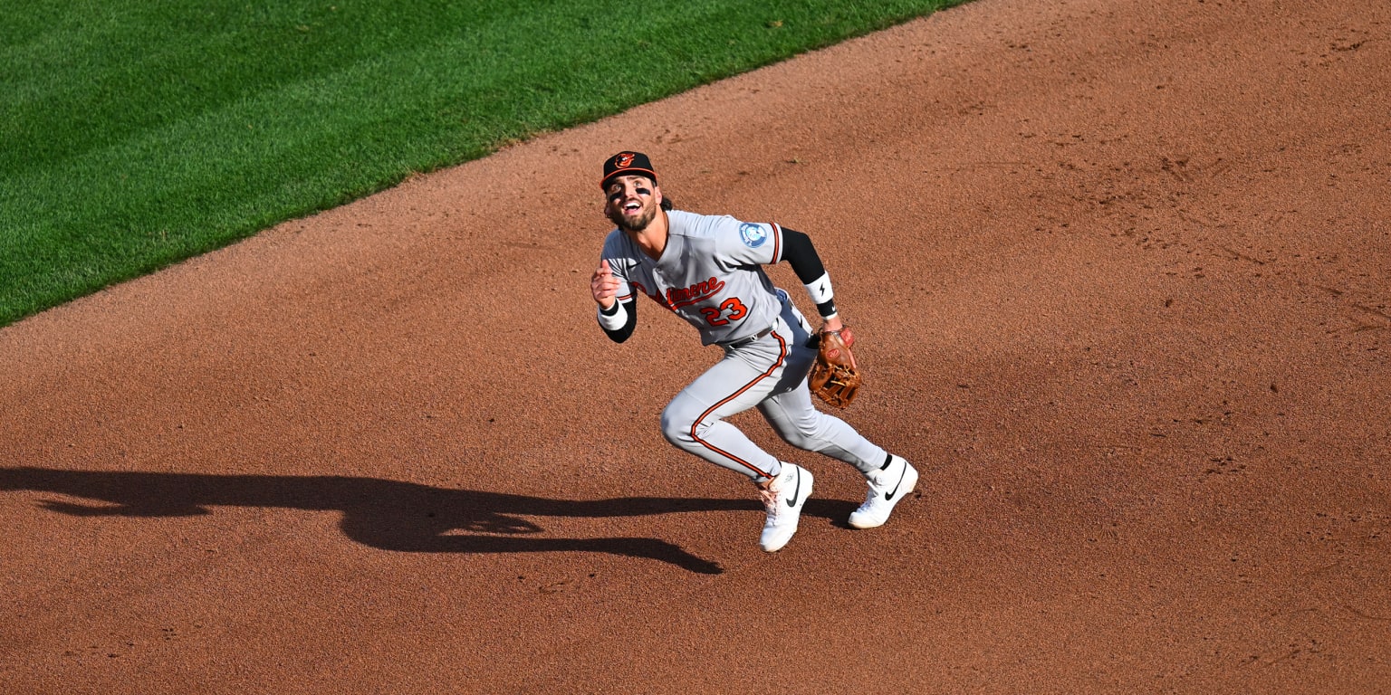 Blaze Alexander makes diving play in Orioles' loss to Pirates