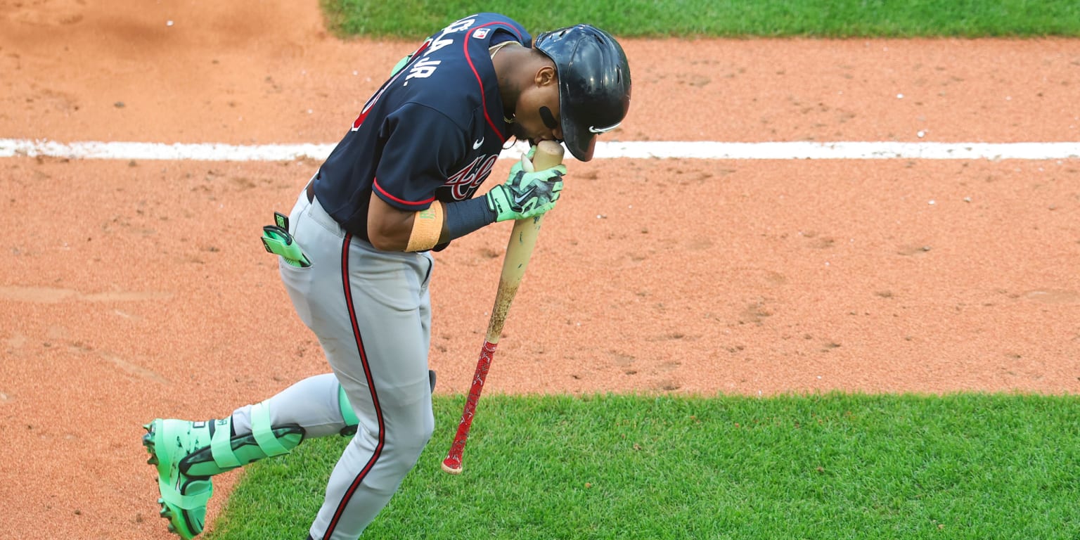 Ronald Acuña Jr. kisses bat after hitting grand slam vs. Red Sox