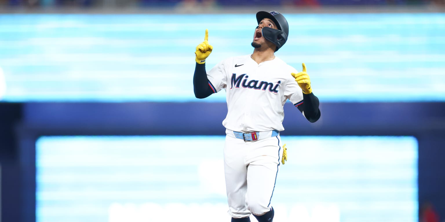 Maximo Acosta hits first career MLB home run