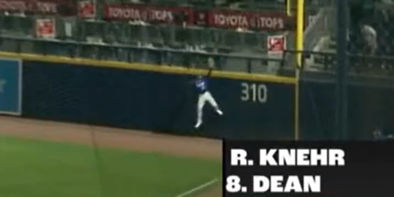 Brewers Jordyn Adams makes game-winning home run robbery
