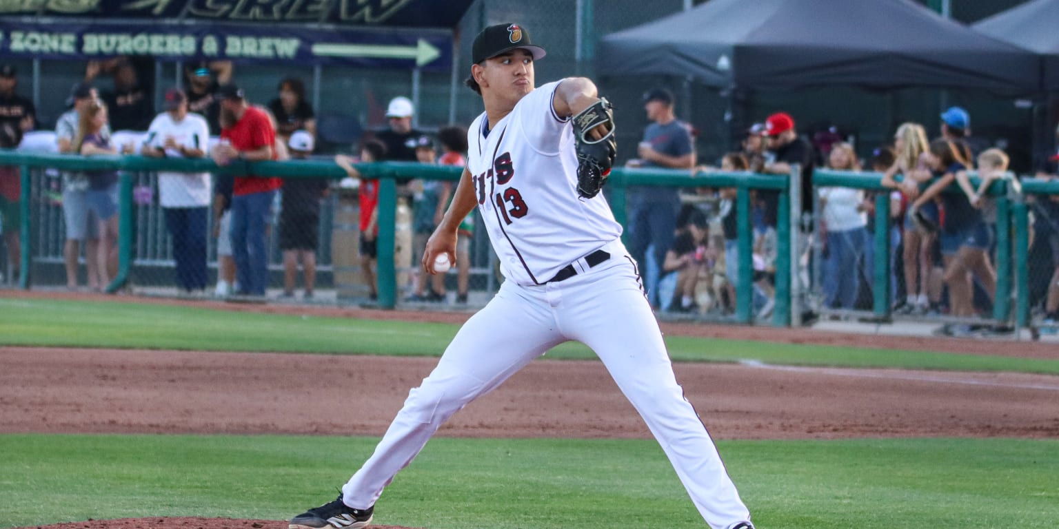 Pirates trade Caleb Ferguson to Mariners for Jeter Martinez