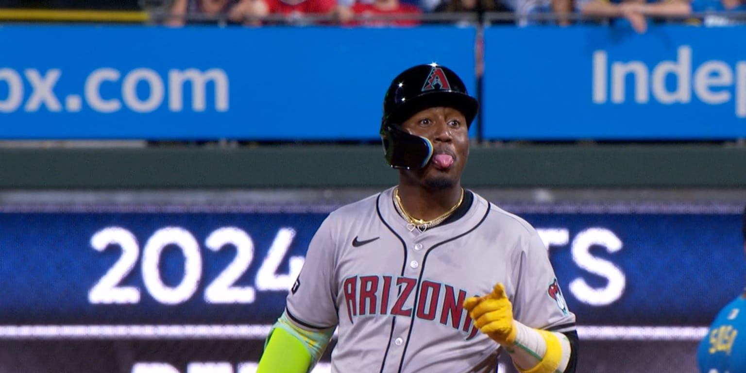 Perdomo suena hit clave en la octava y D-backs pegan primero en Filadelfia