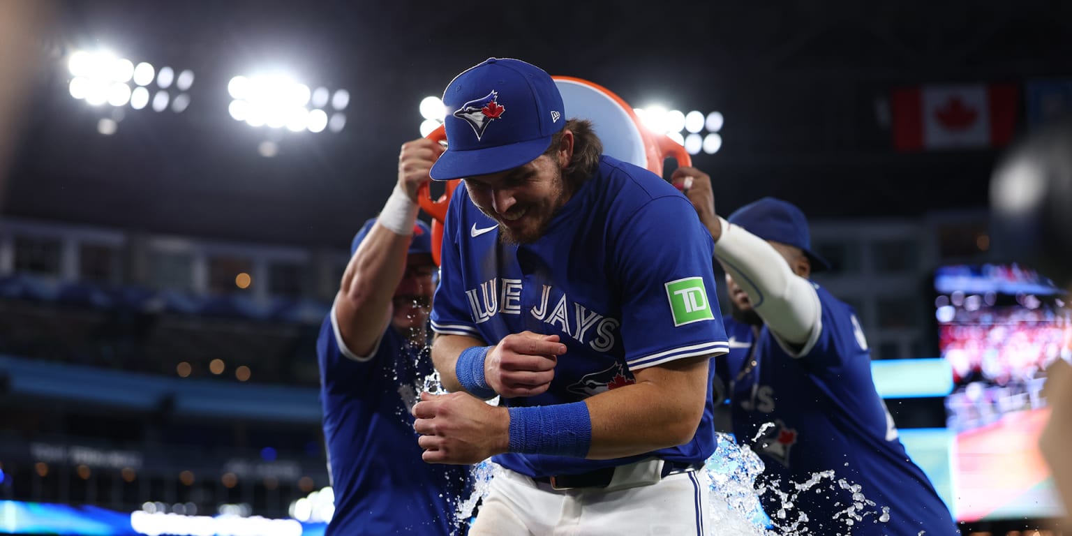 Addison Barger leads Blue Jays' rally vs. Twins