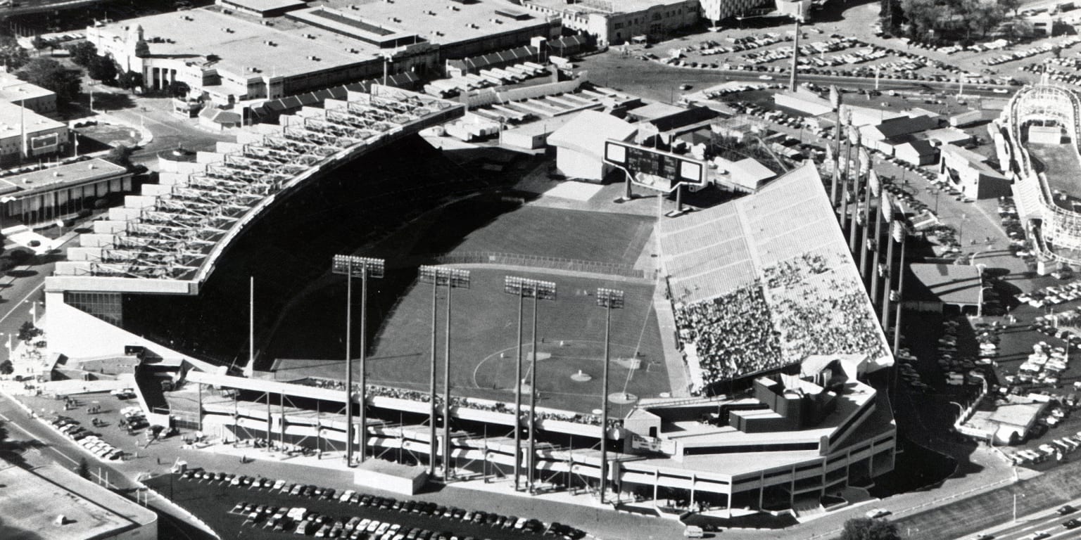 Former Blue Jays players discuss Exhibition Stadium