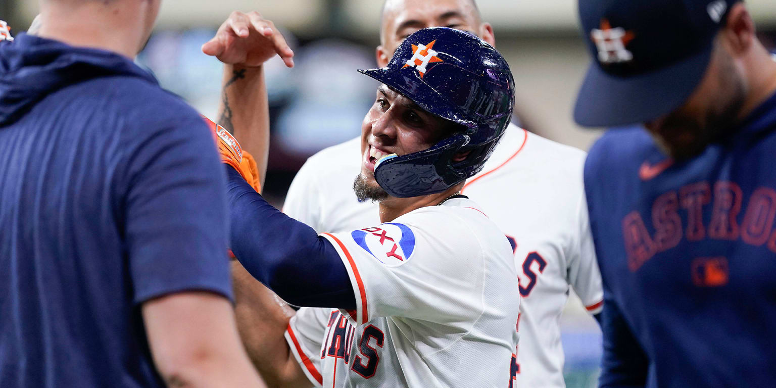 Ramón Urías, Astros walk it off in 12 innings