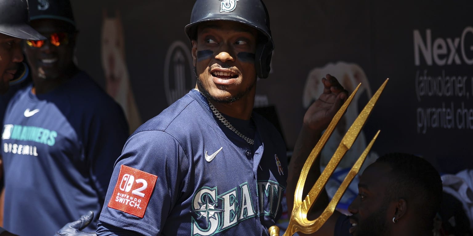 Jorge Polanco earns vesting player option for 2026 season