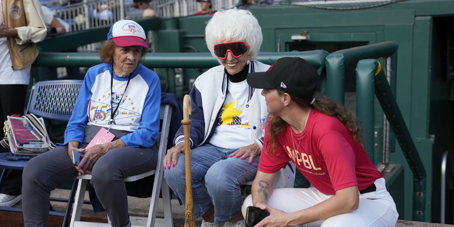 Maybelle Blair throws out first pitch at Women's Pro Baseball League ...