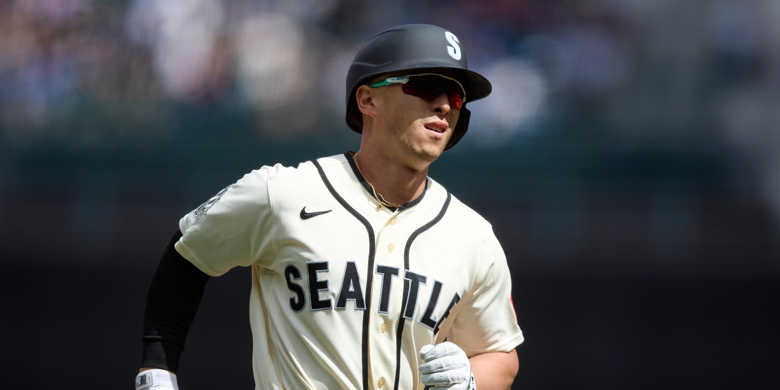 Rob Refsnyder reflects on battle for first Mariners hit