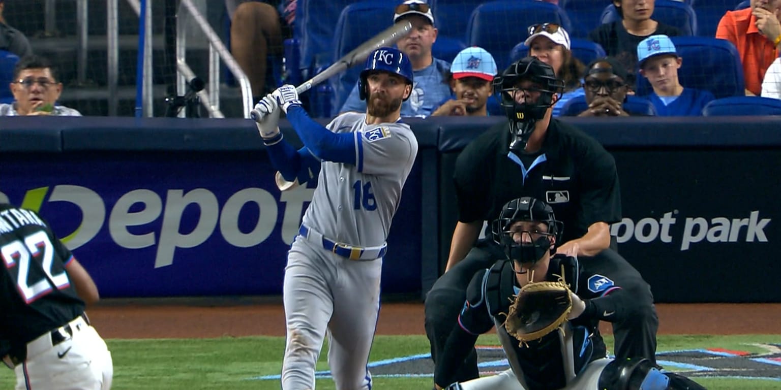 Rave dio sus dos primeros HR, pero el relevo falló y K.C. quedó tendido ...