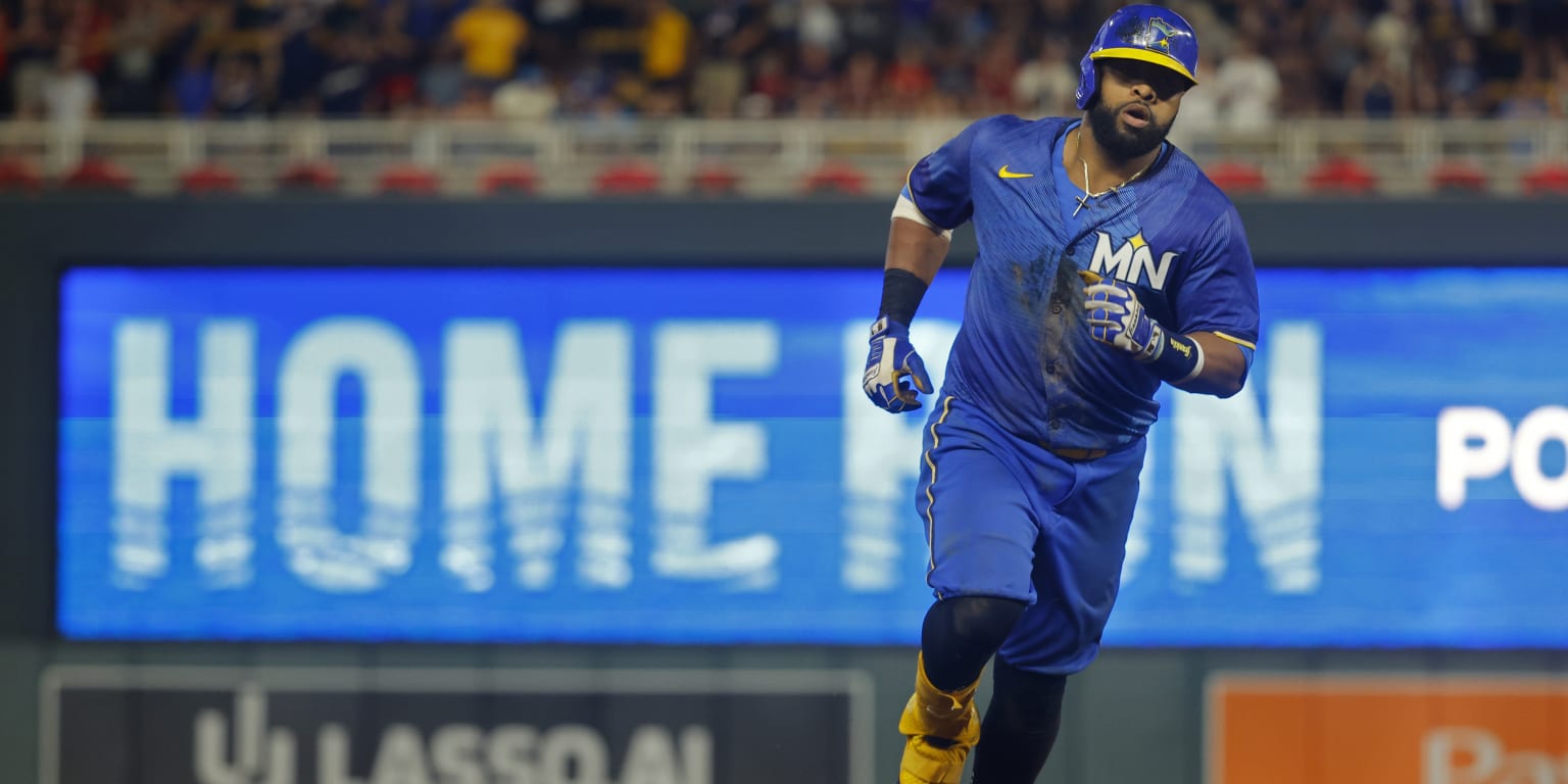 Twins fall to Brewers in 12-inning game at Target Field