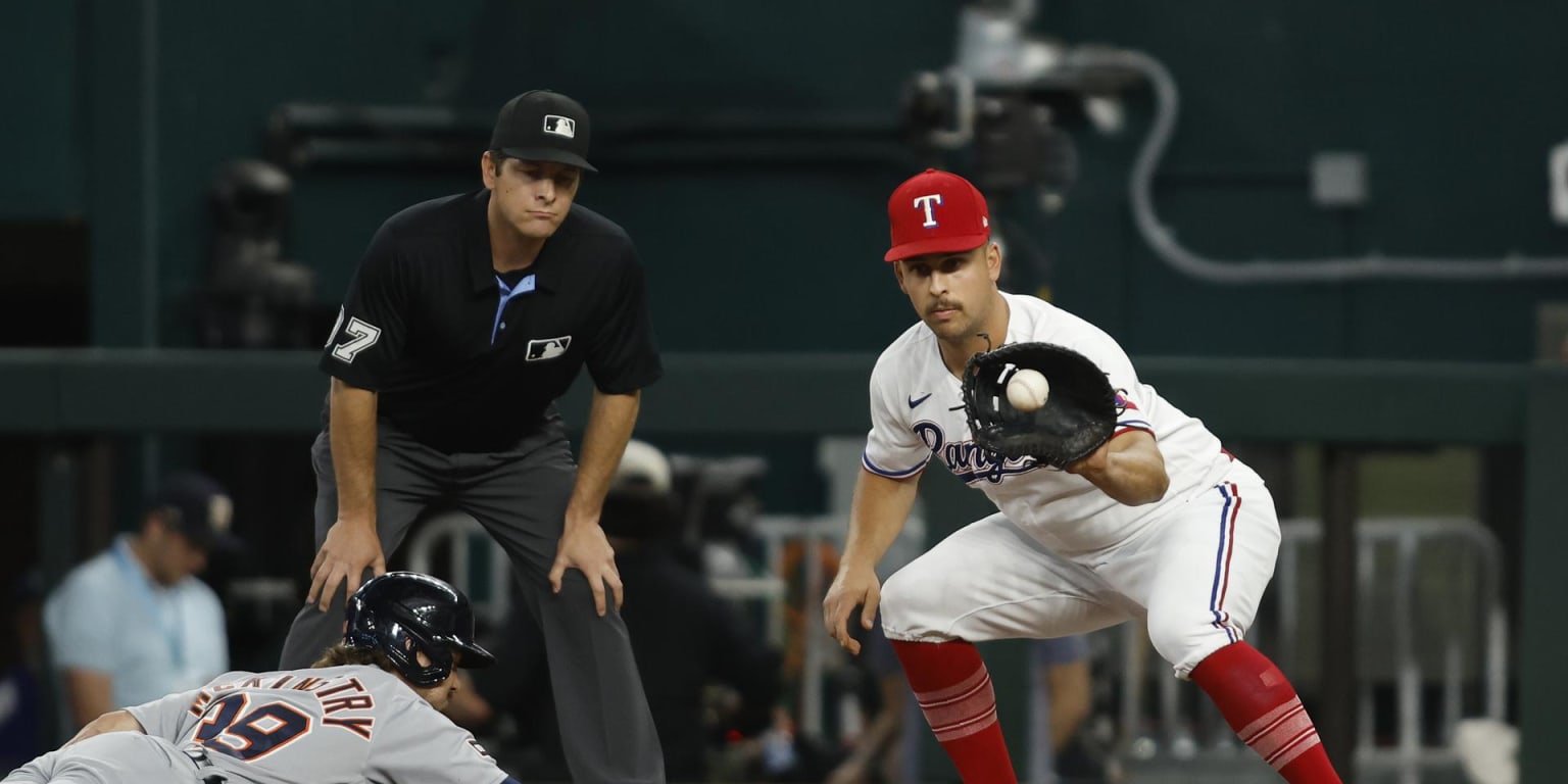 Nathaniel Lowe continues to improve defensively