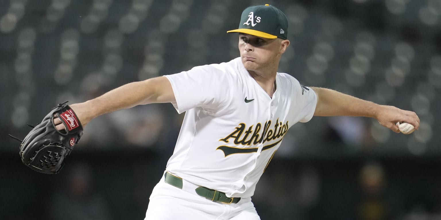 Sean Newcomb earns win without facing batter