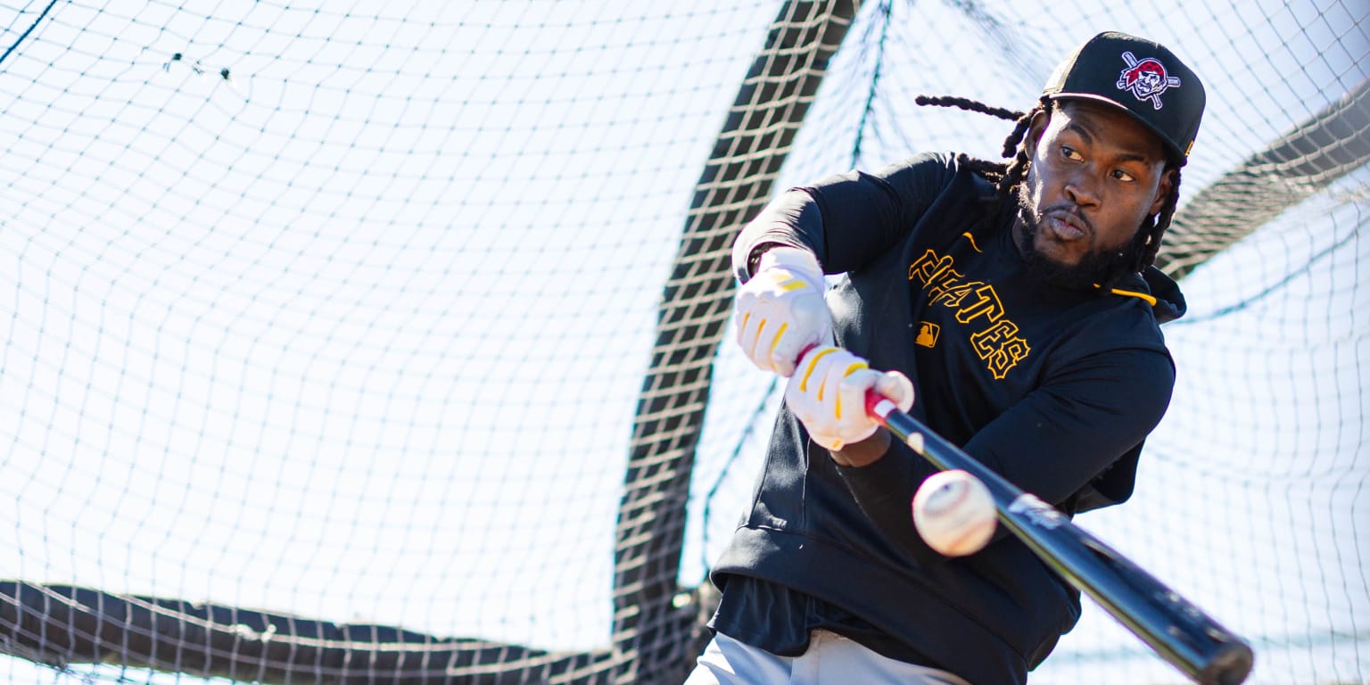 Oneil Cruz on playing center field for Pirates in 2025