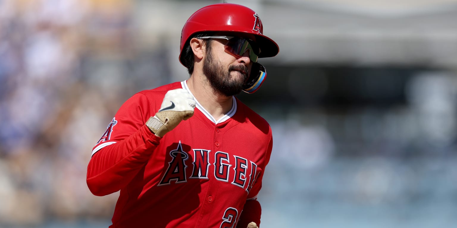 Travis d'Arnaud homers as Angels sweep Dodgers