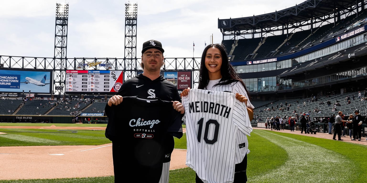 AUSL Bandits player Mary Iakopo throws out first pitch for White Sox